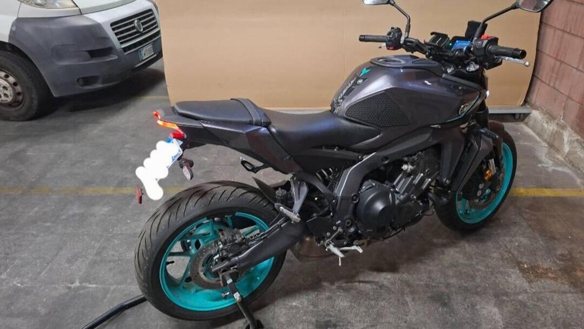 Vendo Yamaha MT-09 (2024 - 26) usata a Trezzano sul Naviglio (codice ...