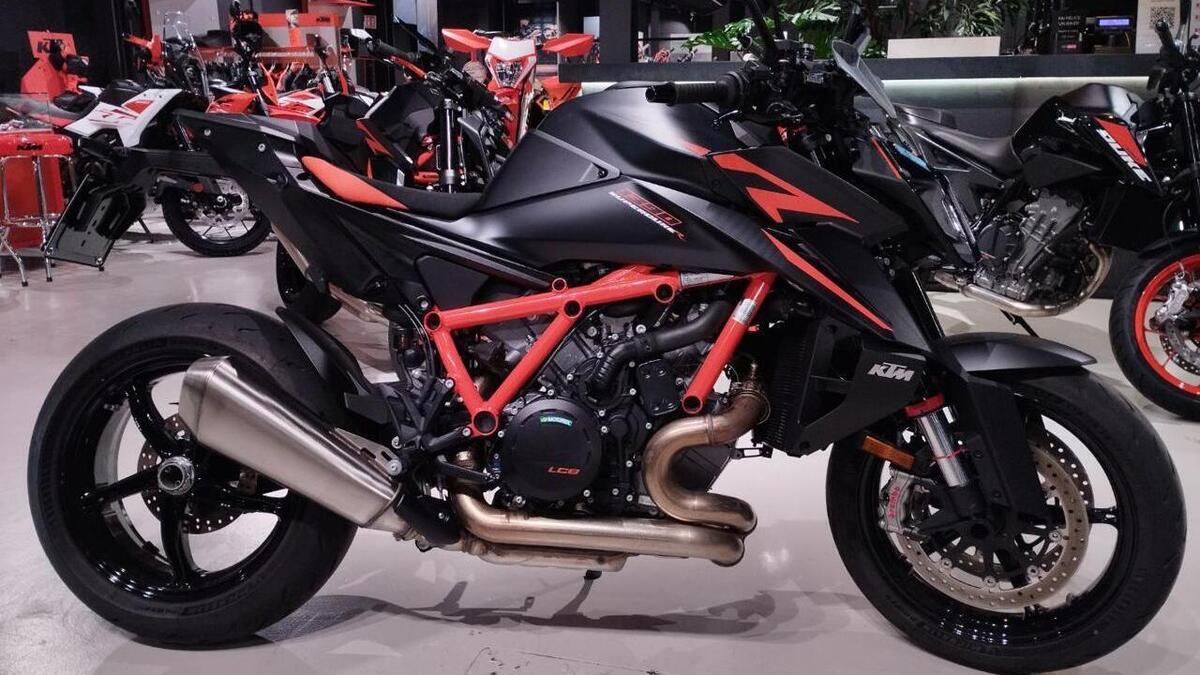 Vendo KTM 1390 Super Duke R (2024 - 26) usata a Firenze (codice 9913467 ...