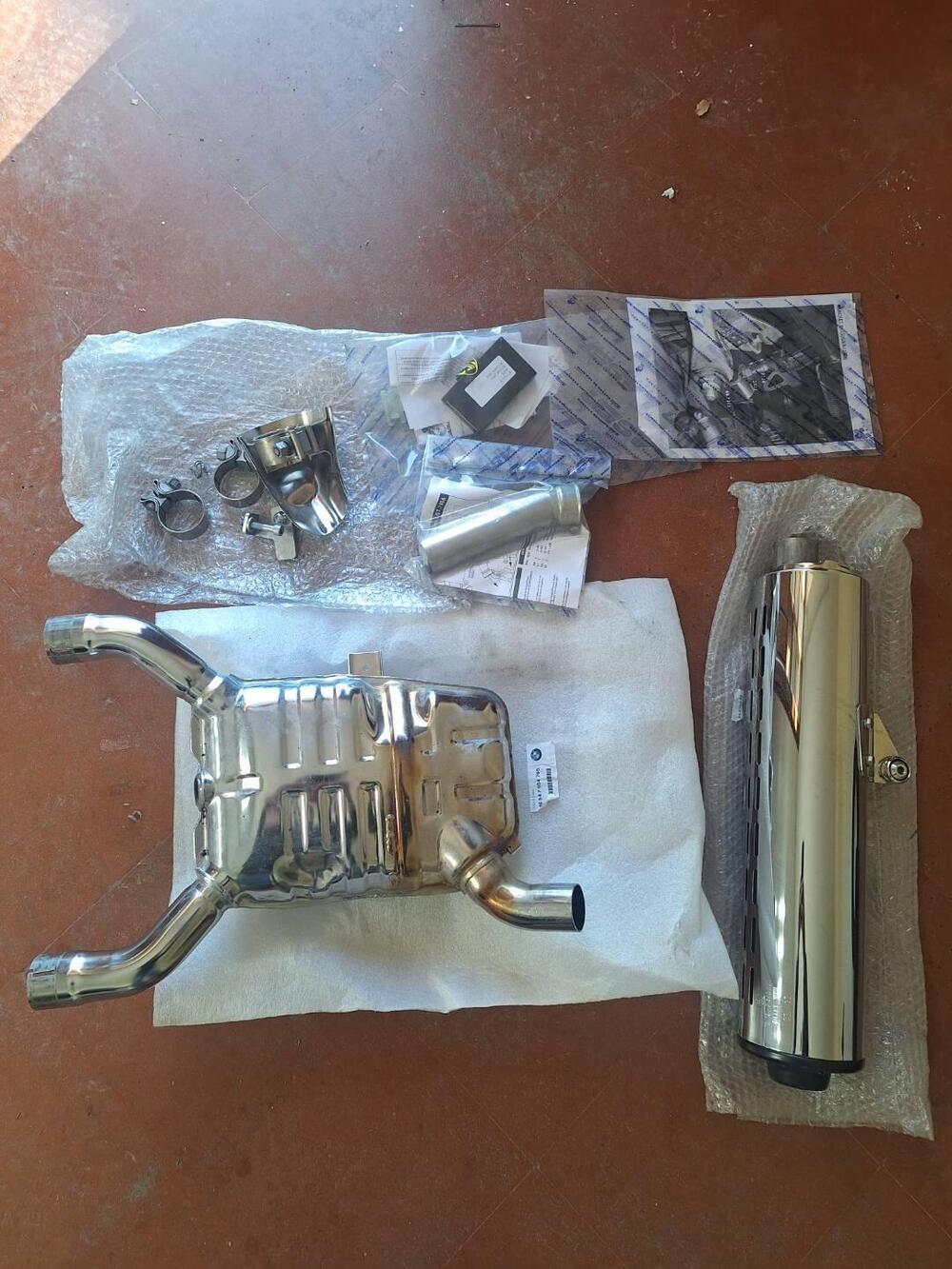 Vendo scarico originale BMW 1150 R ROADSTER BMW a Perugia (cod. 9913988 ...