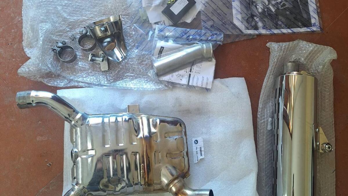 Vendo scarico originale BMW 1150 R ROADSTER BMW a Perugia (cod. 9913988 ...