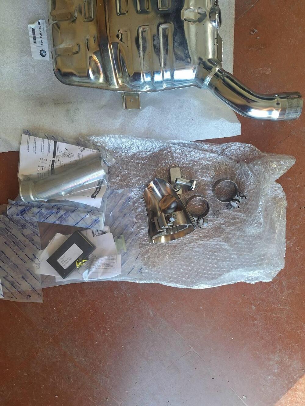 Vendo scarico originale BMW 1150 R ROADSTER BMW a Perugia (cod. 9913988 ...