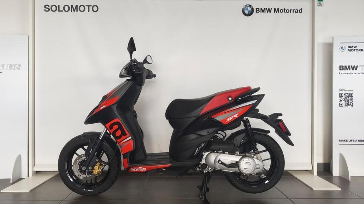 Vendo Aprilia SR 50 Motard 2T (2018 - 20) usata a Pesaro (codice ...