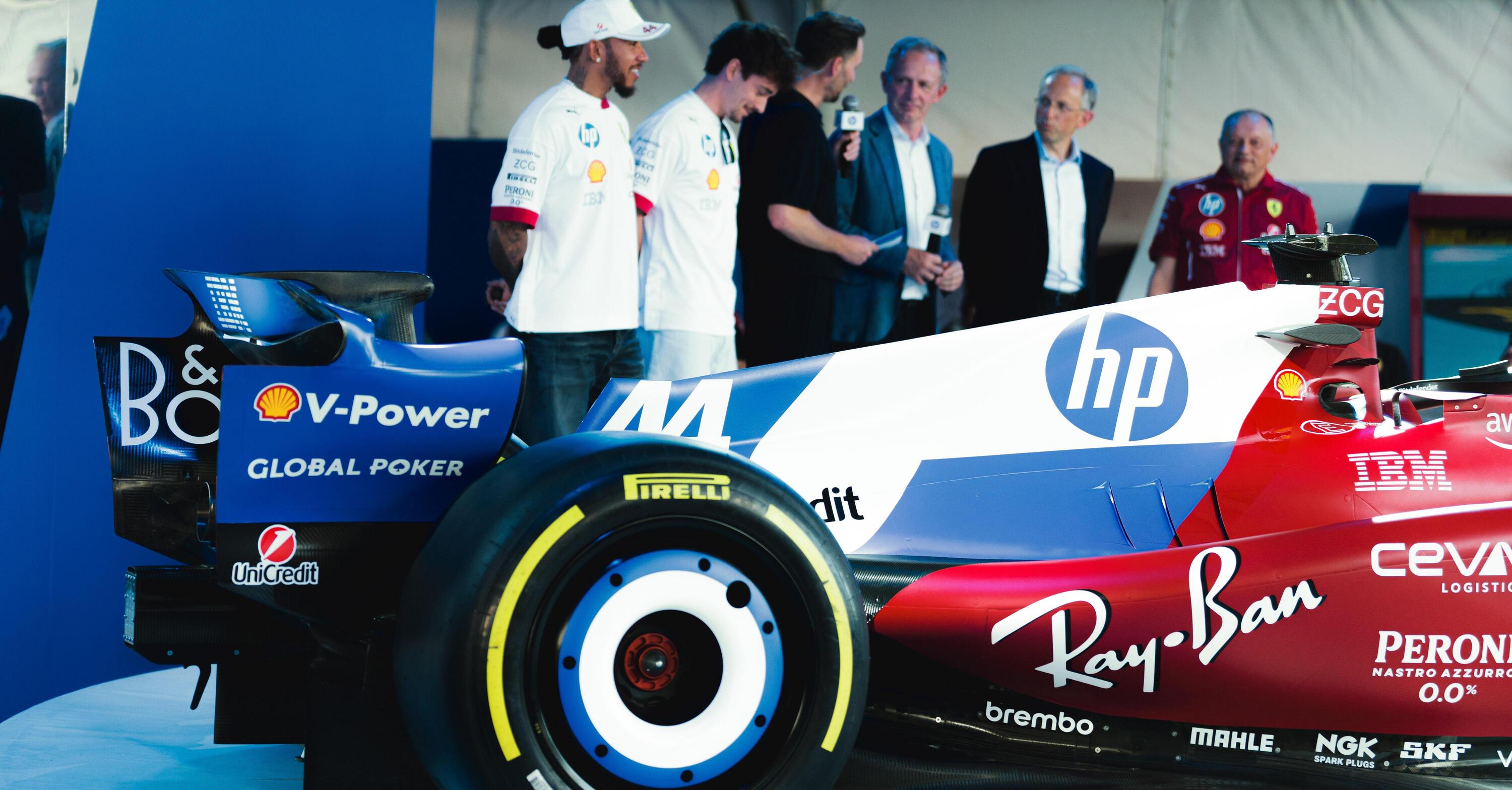 F1, Revolut critica Ferrari e HP: “Come puoi mettere il blu su una ...