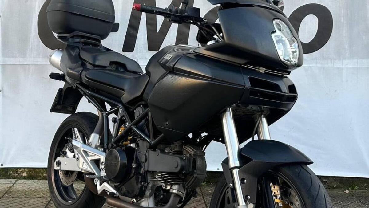 Vendo Ducati Monster 620 Dark (2003 - 06) usata a Castrolibero (codice ...