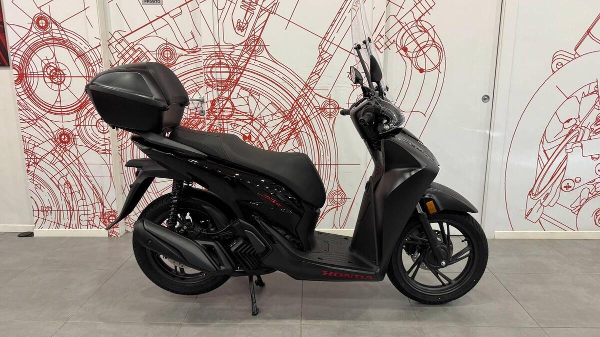 Vendo Honda SH 125 Sport (2026) nuova a Monza (codice 9917408) - Moto.it