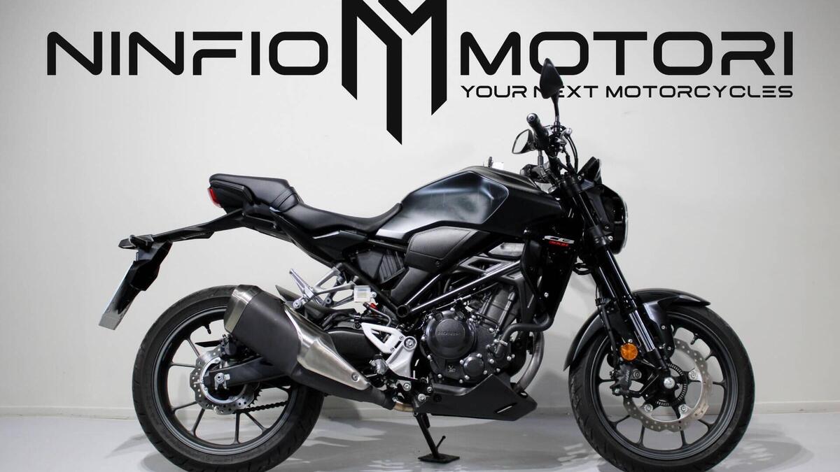 Vendo Honda CB 300 R (2022 - 26) usata a Torre del Greco (codice ...