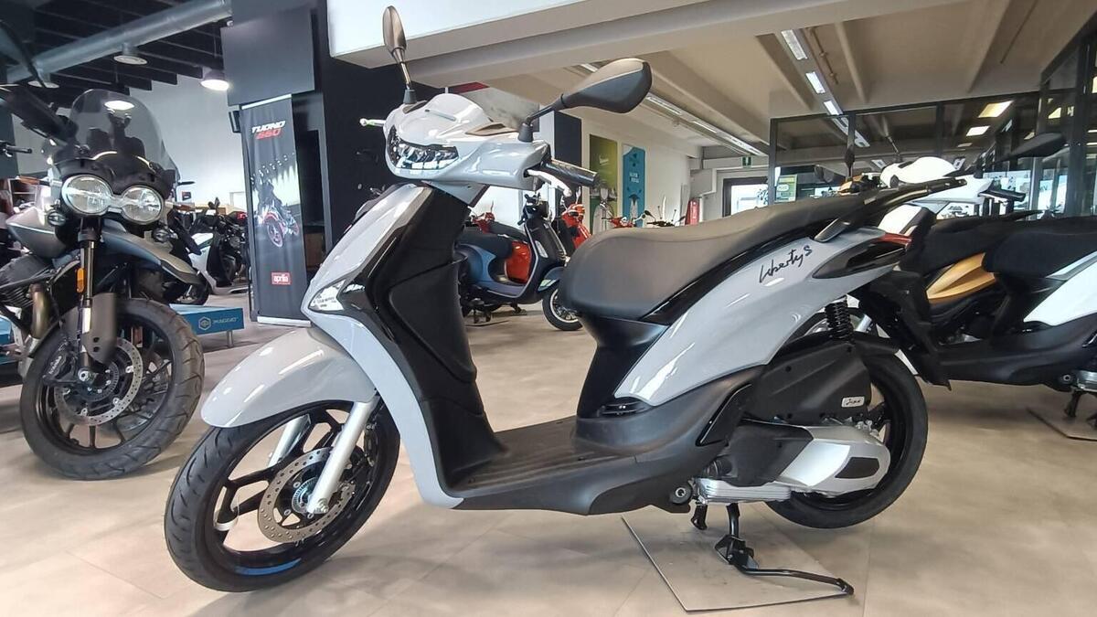 Vendo Piaggio Liberty 125 S (2025 - 26) usata a San Giuliano Terme ...