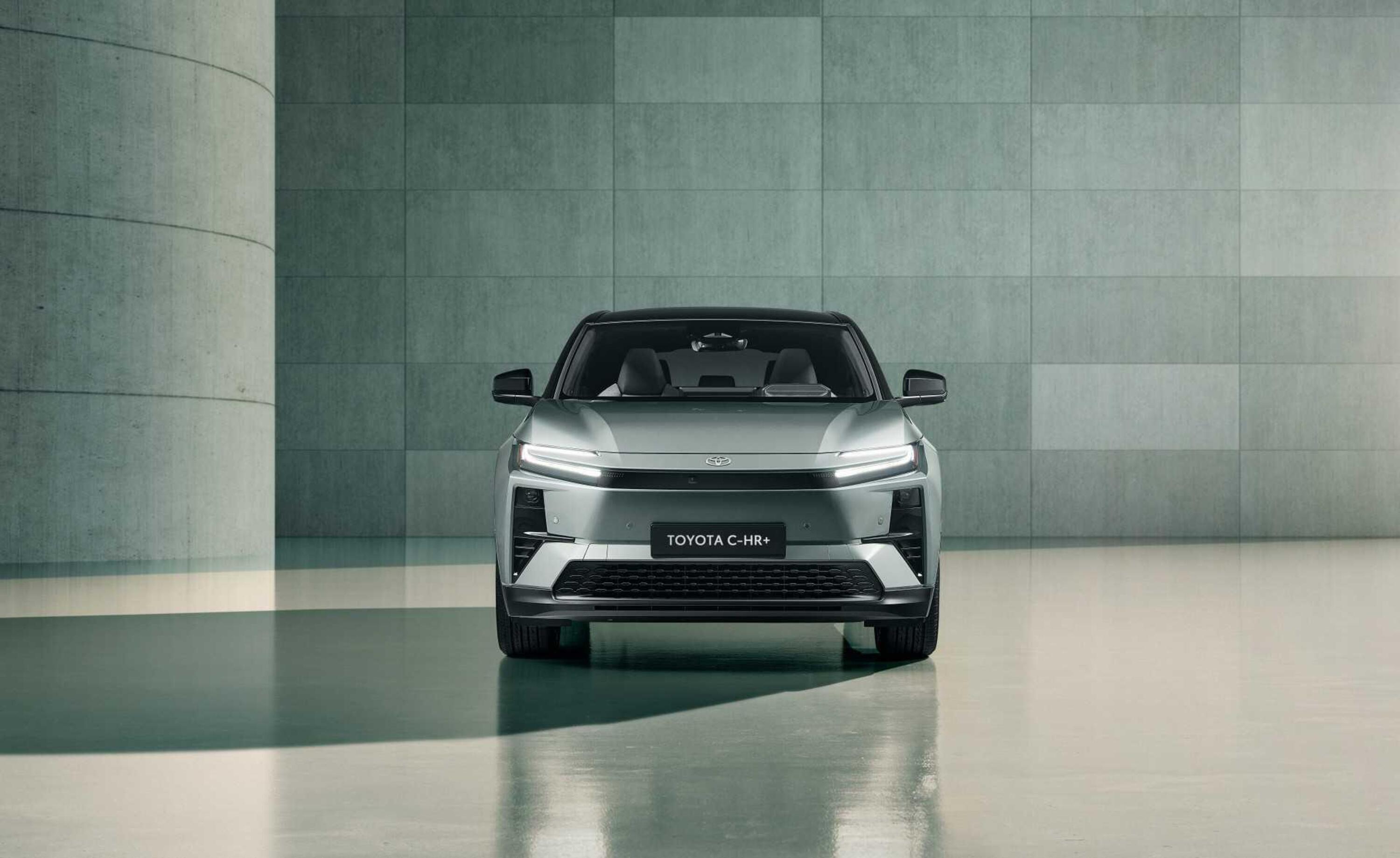 Toyota C-HR+ stravolge le regole: 600 km di autonomia e un prezzo che ...