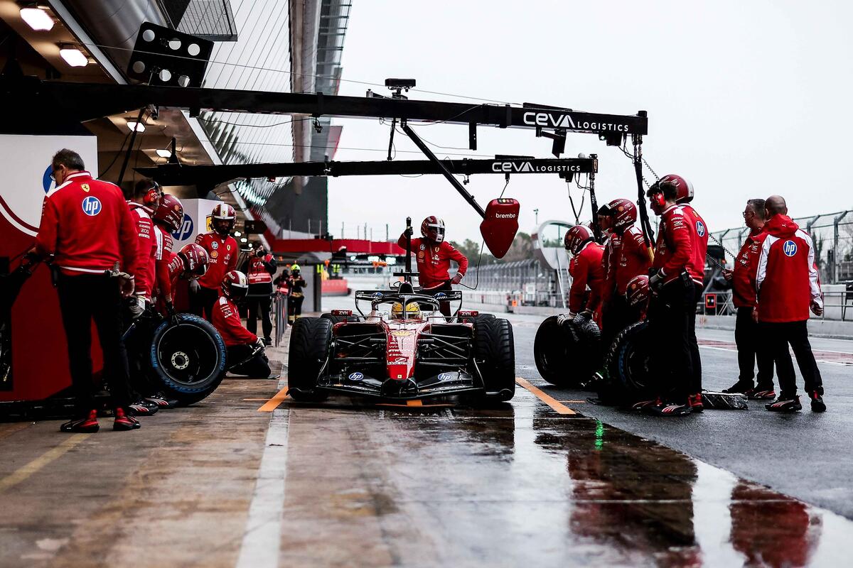 F1 2026, Test Barcellona Day 2: Red Bull di Hadjar nelle barriere ...