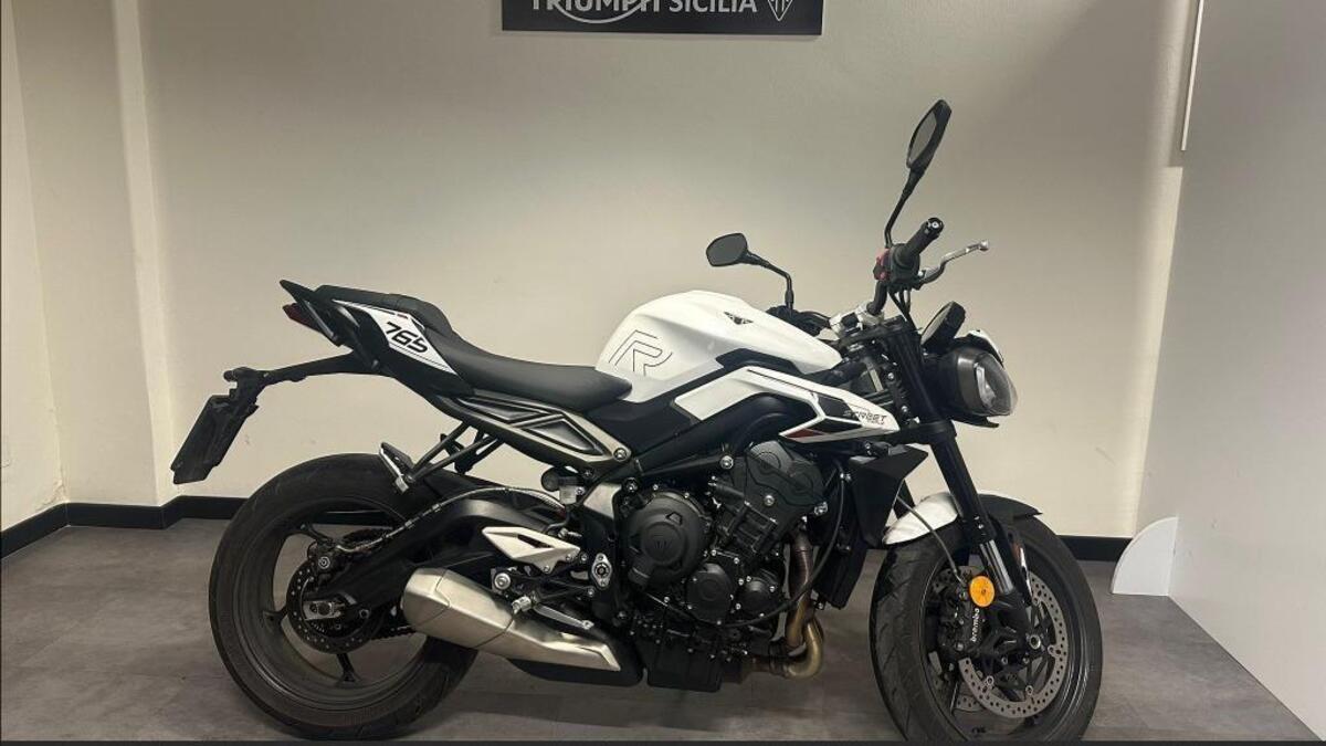 Vendo Triumph Street Triple 765 R (2023 - 26) usata a Catania (codice ...