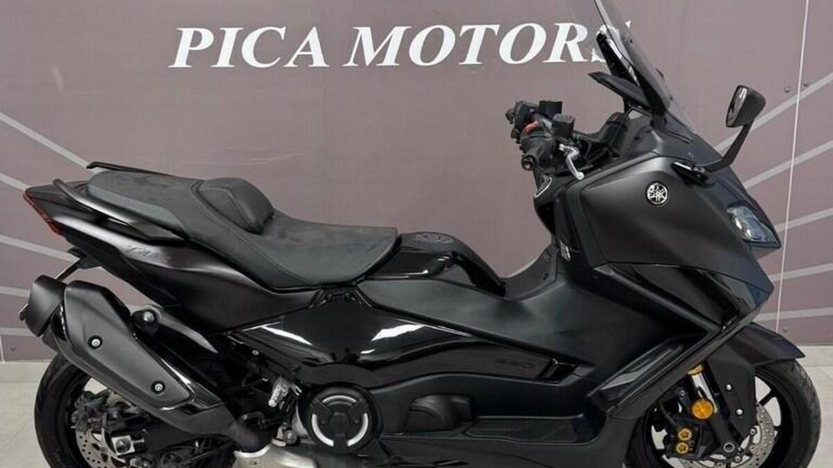 Vendo Yamaha T-Max 560 Tech Max (2022 - 24) usata a Anzio (codice ...