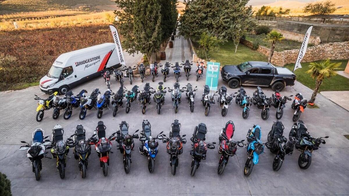 La comparativa più folle di sempre! 38 moto da adventure a confronto ...
