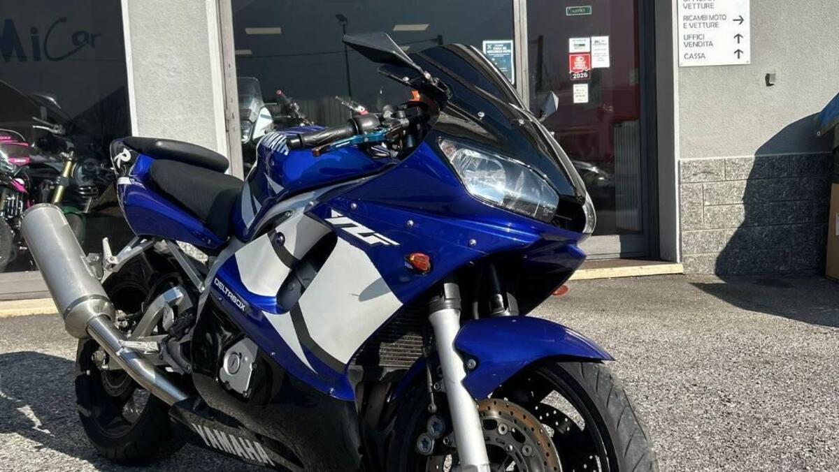 Vendo Yamaha YZF R6 (2001 - 02) usata a Carlazzo (codice 9948907) - Moto.it