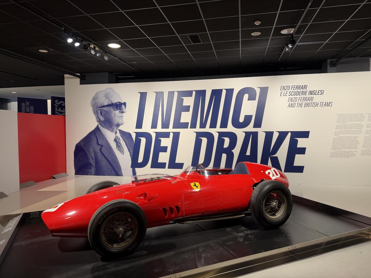 Mostra MAUTO Torino: I Nemici del Drake e le scuderie inglesi in F1 ...