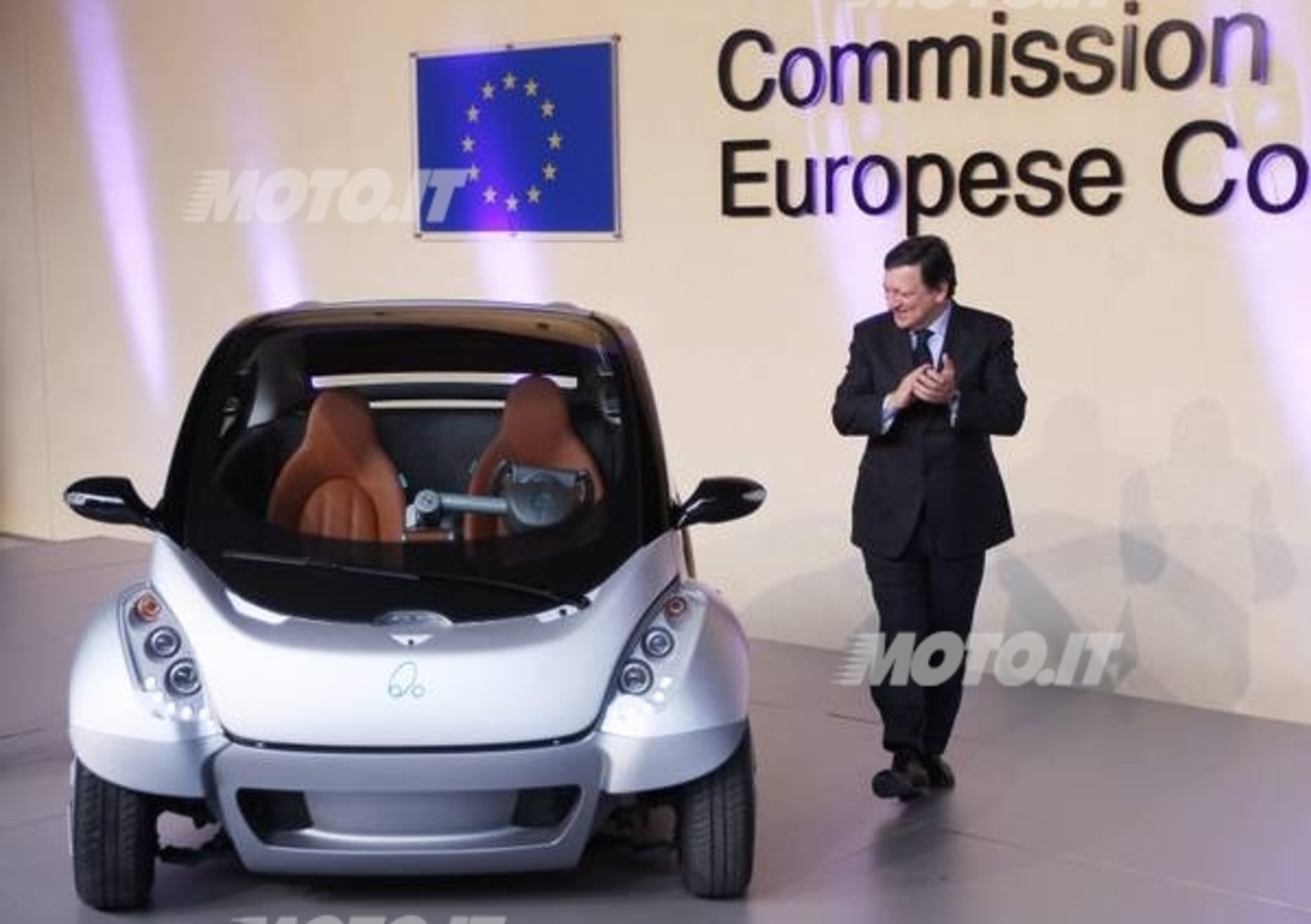 Hiriko: arriverà nel 2013 la city car elettrica ripiegabile - Eco ...
