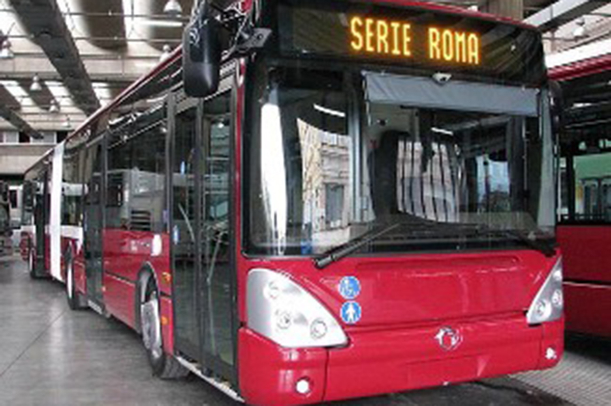 Roma: dal 5 luglio 15 nuovi bus tra centro e periferia - News - Automoto.it