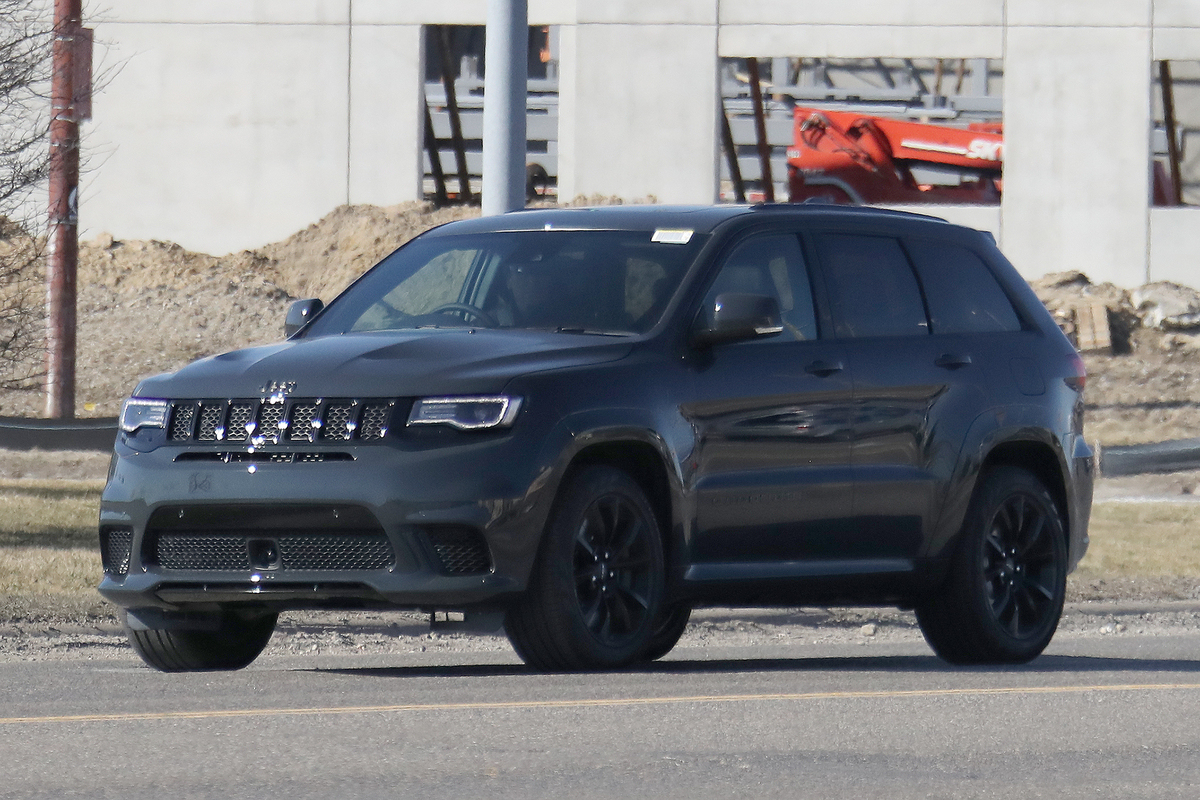 Jeep Grand Cherokee TrackHawk spy shots - News - Automoto.it