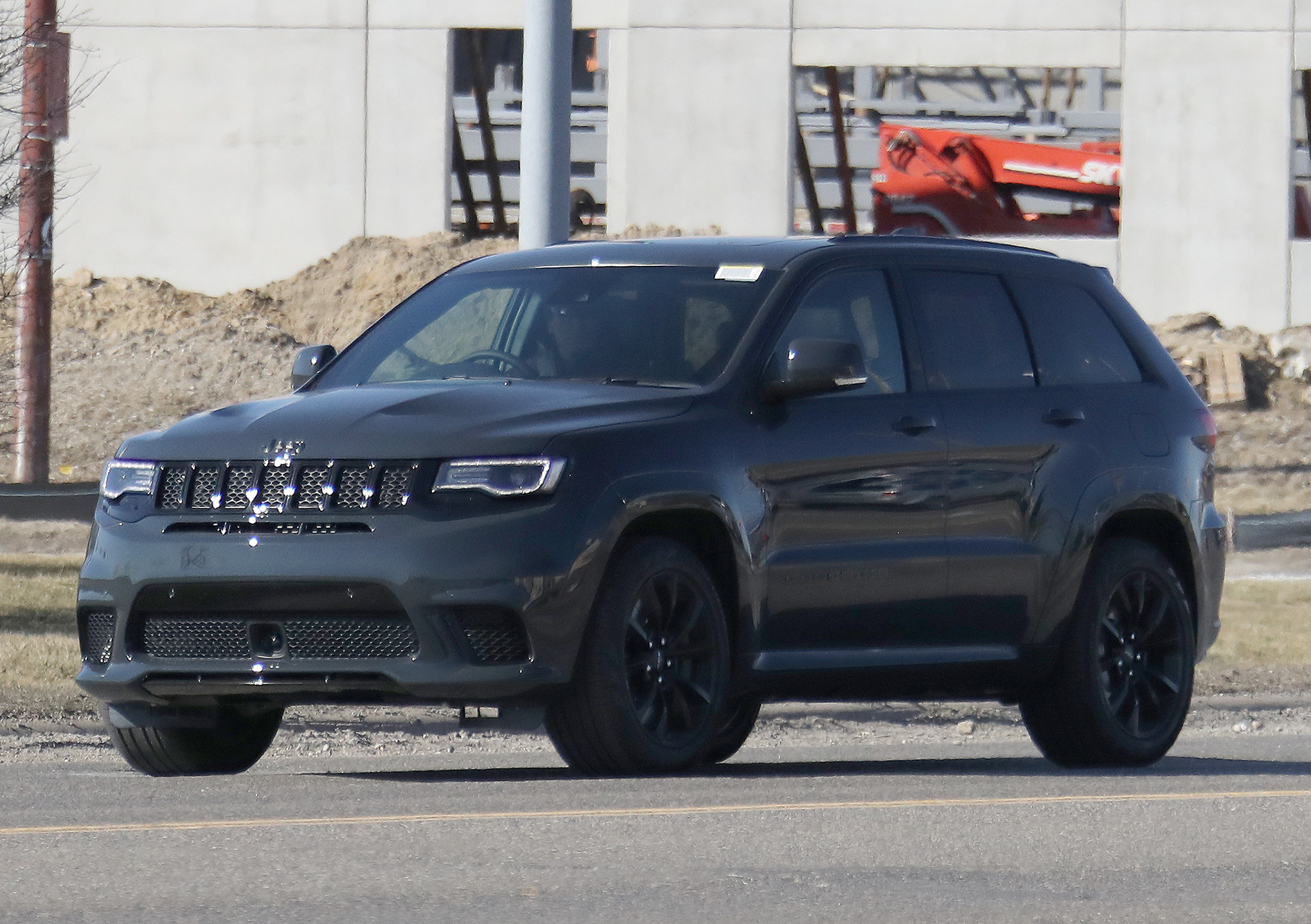Jeep Grand Cherokee TrackHawk spy shots - News - Automoto.it