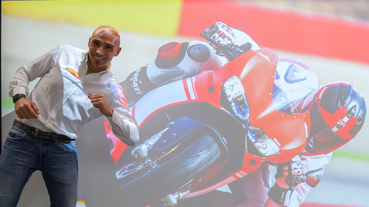 Ducati Superleggera, Alessandro Valia: "2 secondi più veloce" - News ...
